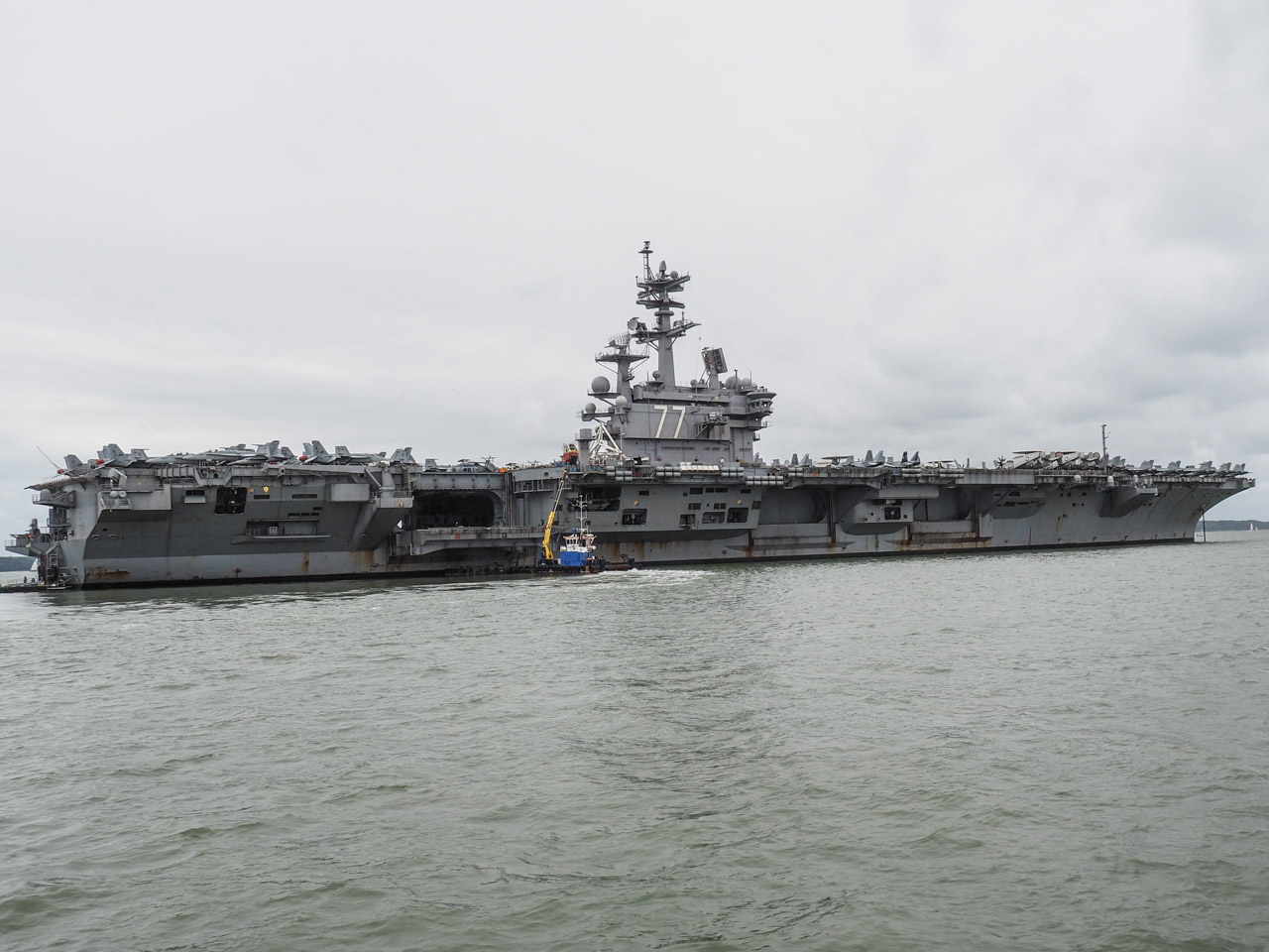 CVN-77 USS George H. W. Bush – Aviography UK