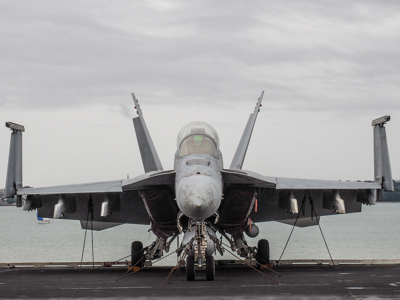 CVN-77 USS George H. W. Bush – Aviography UK