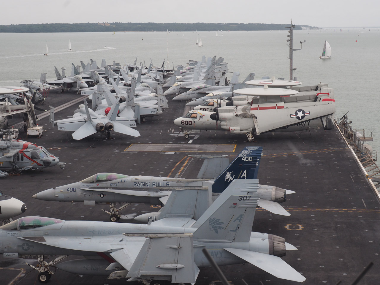 CVN-77 USS George H. W. Bush – Aviography UK